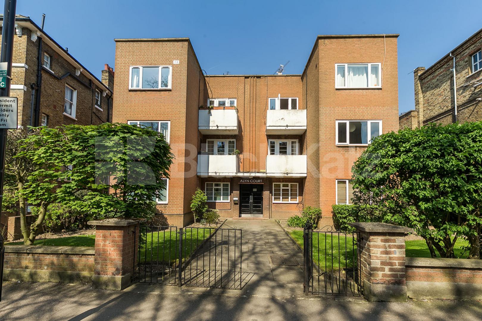 Located in the heart of Crouch End close to all its boutiques and cafes