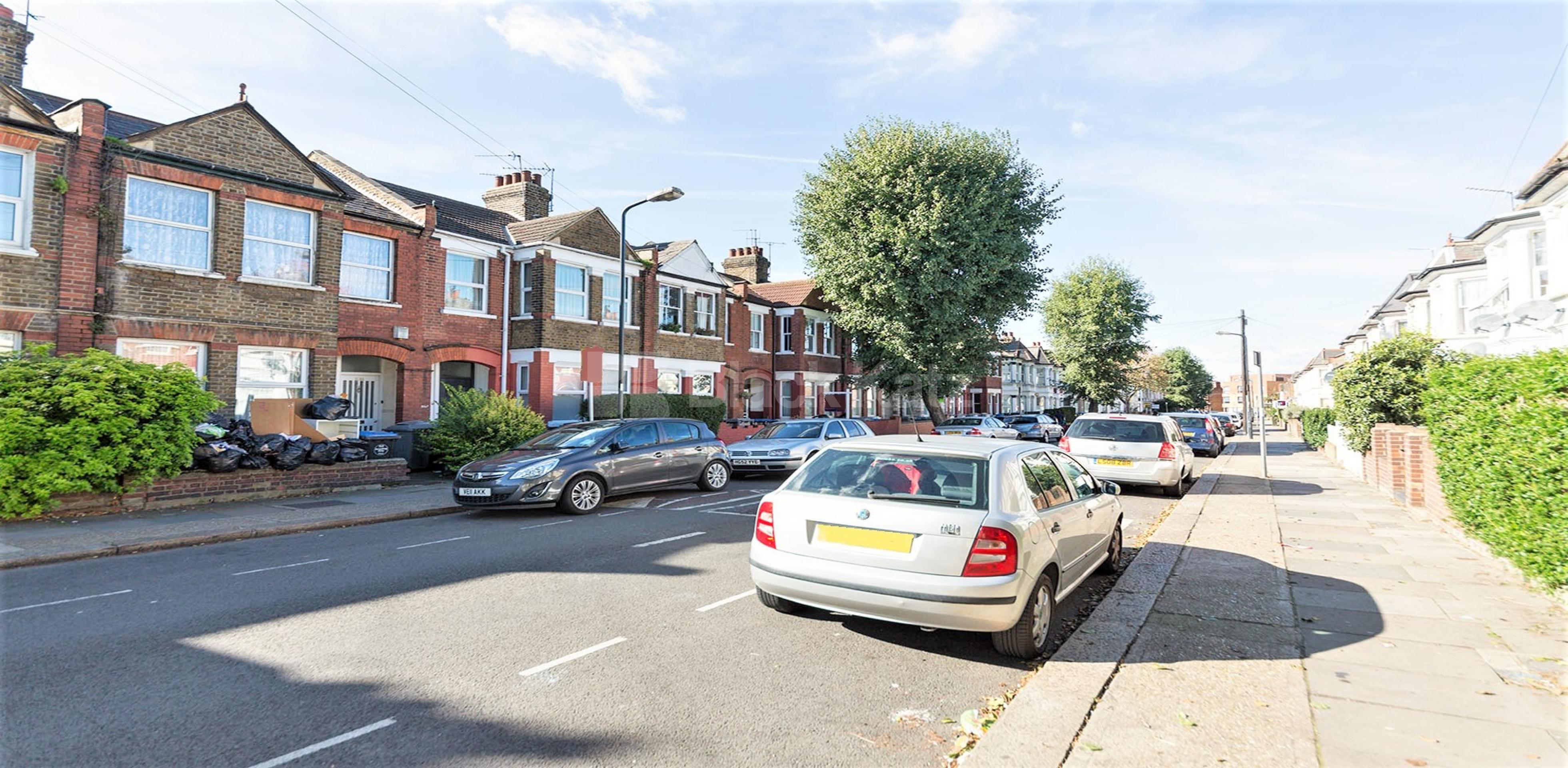 Large windows 2 Bedroom, Furnished Flat in Chapter Road NW2