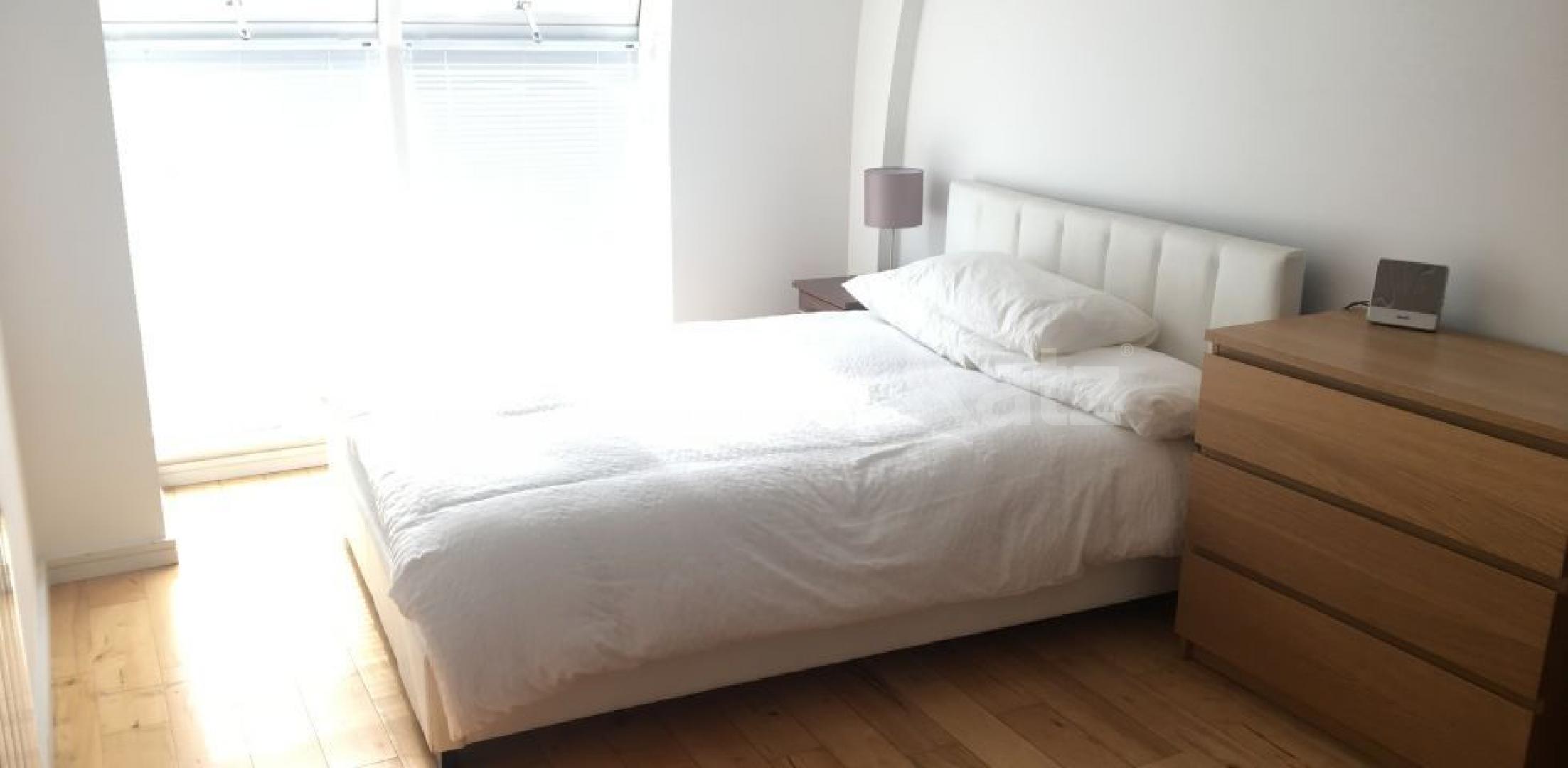 Stunning Views 2 Bedroom Penthouse in Kamen House. Magdalen Street SE1