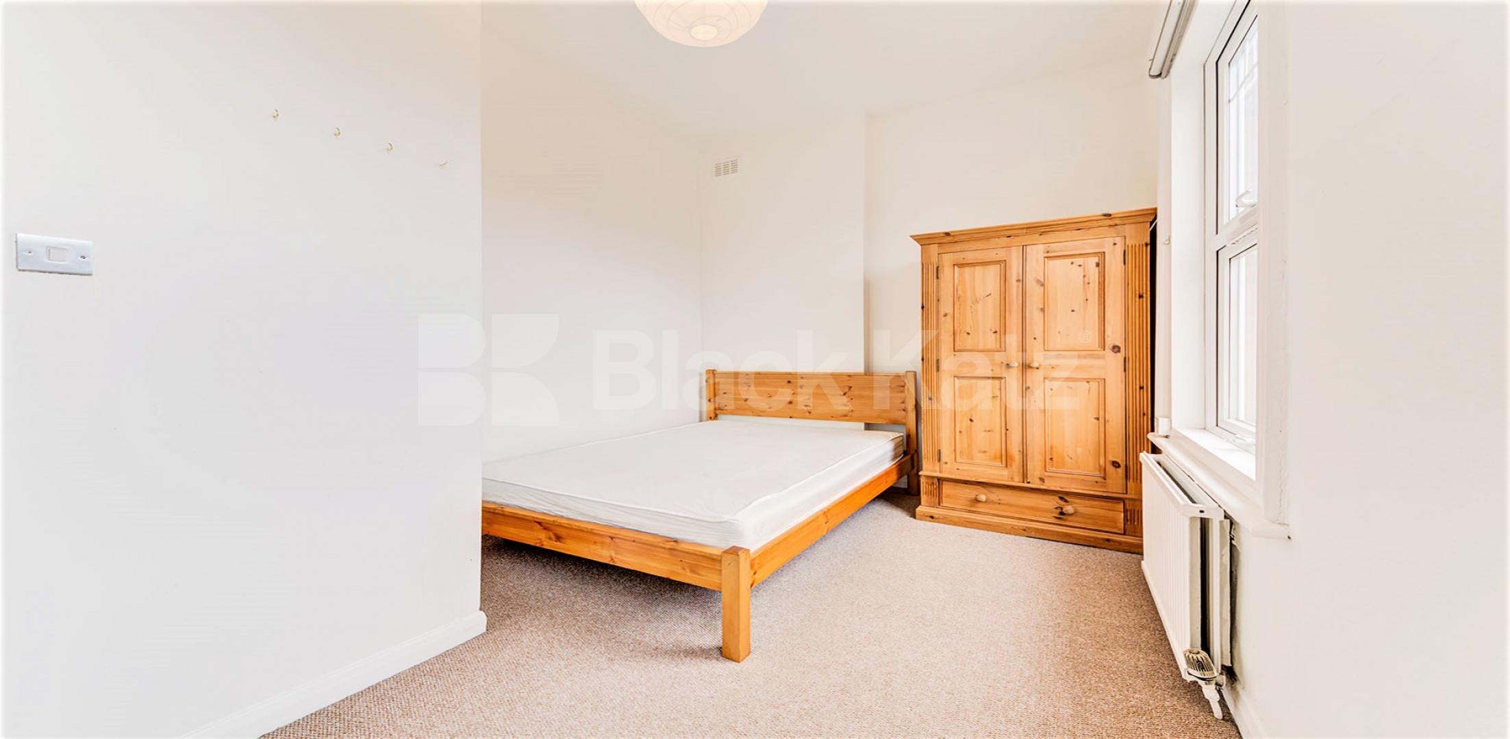 Spacious and modern 2 Bedroom, Furnished Flat in Shoot Up Hill NW2