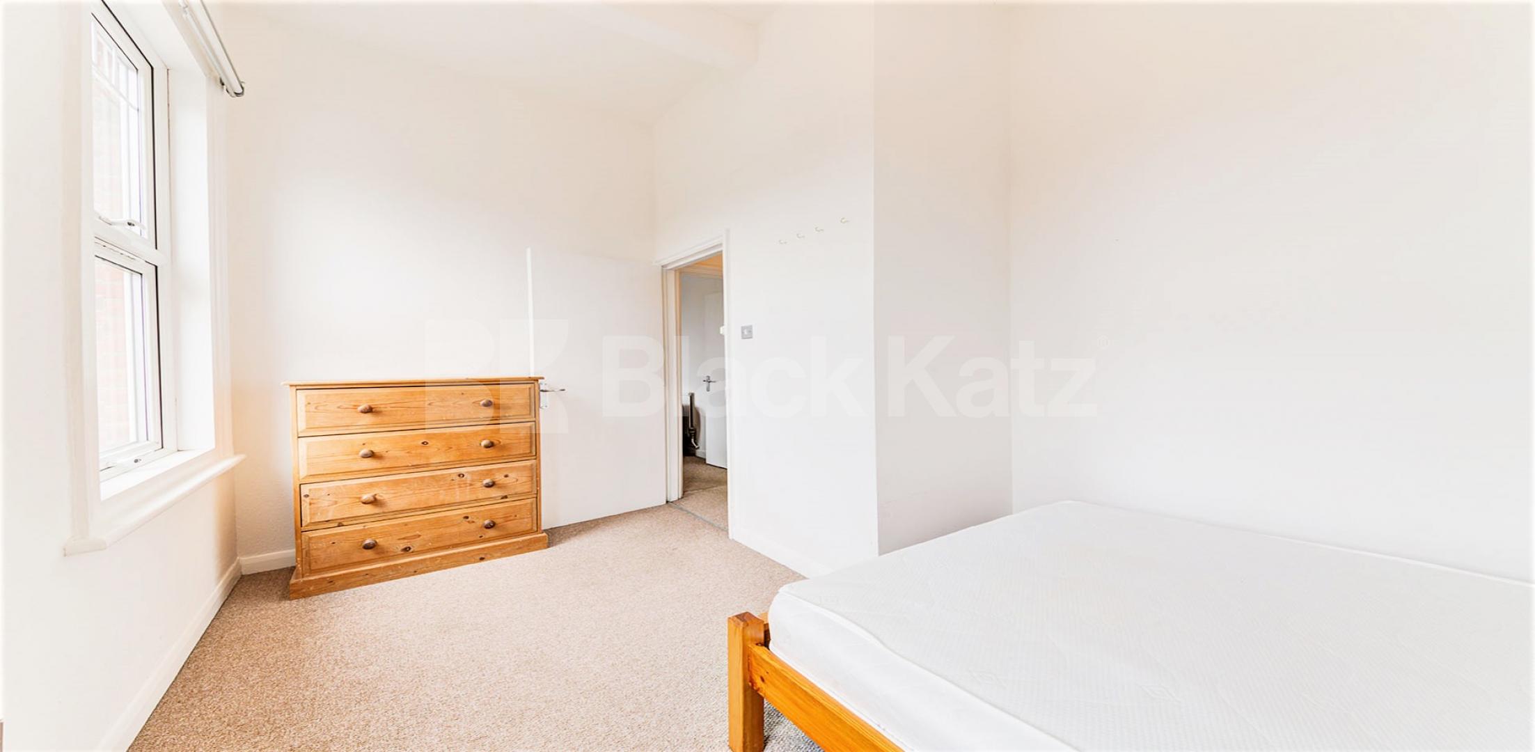 Spacious and modern 2 Bedroom, Furnished Flat in Shoot Up Hill NW2