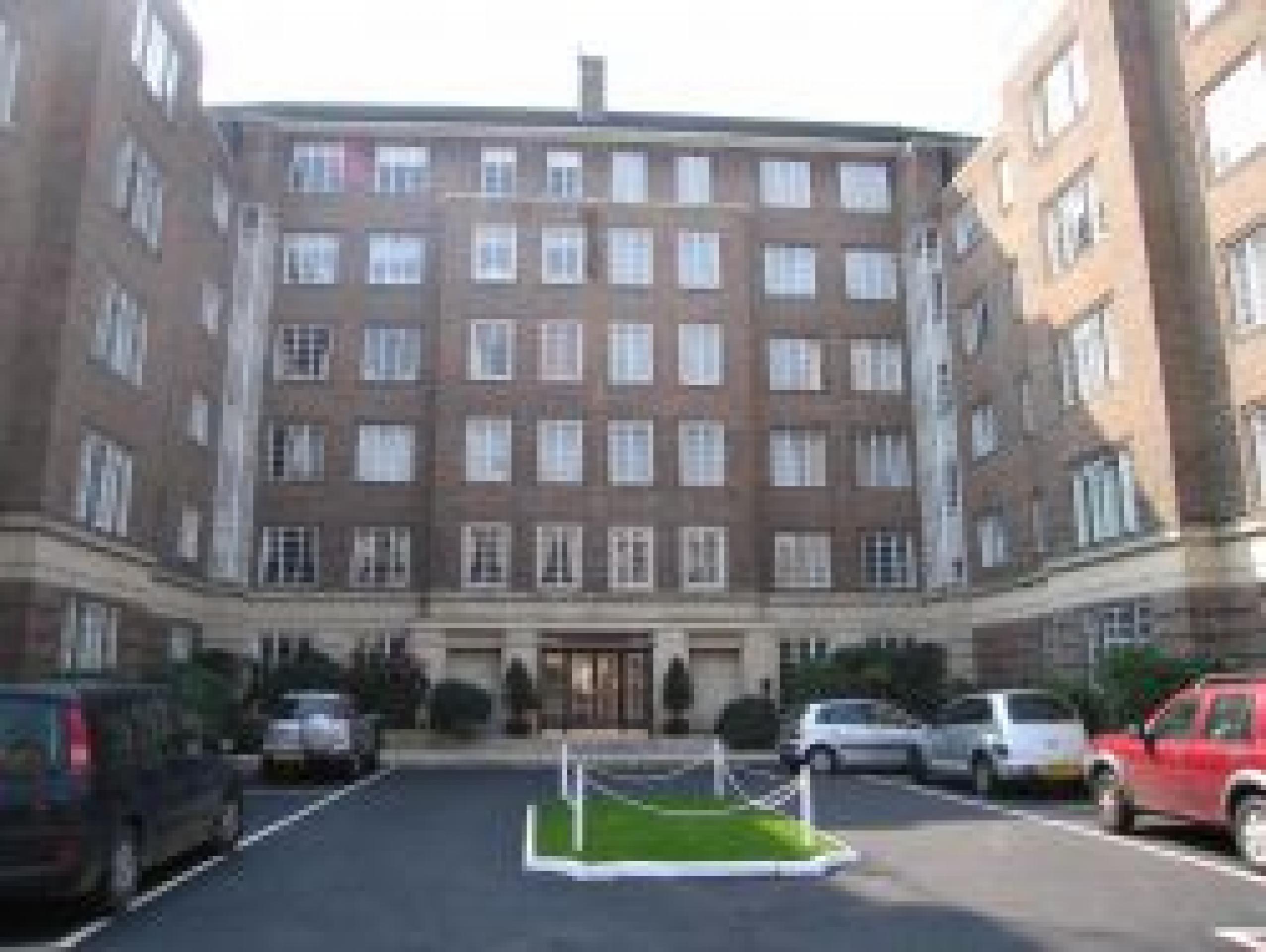 Stunning development 1 Bedroom, Furnished Flat in Hamilton Court W9