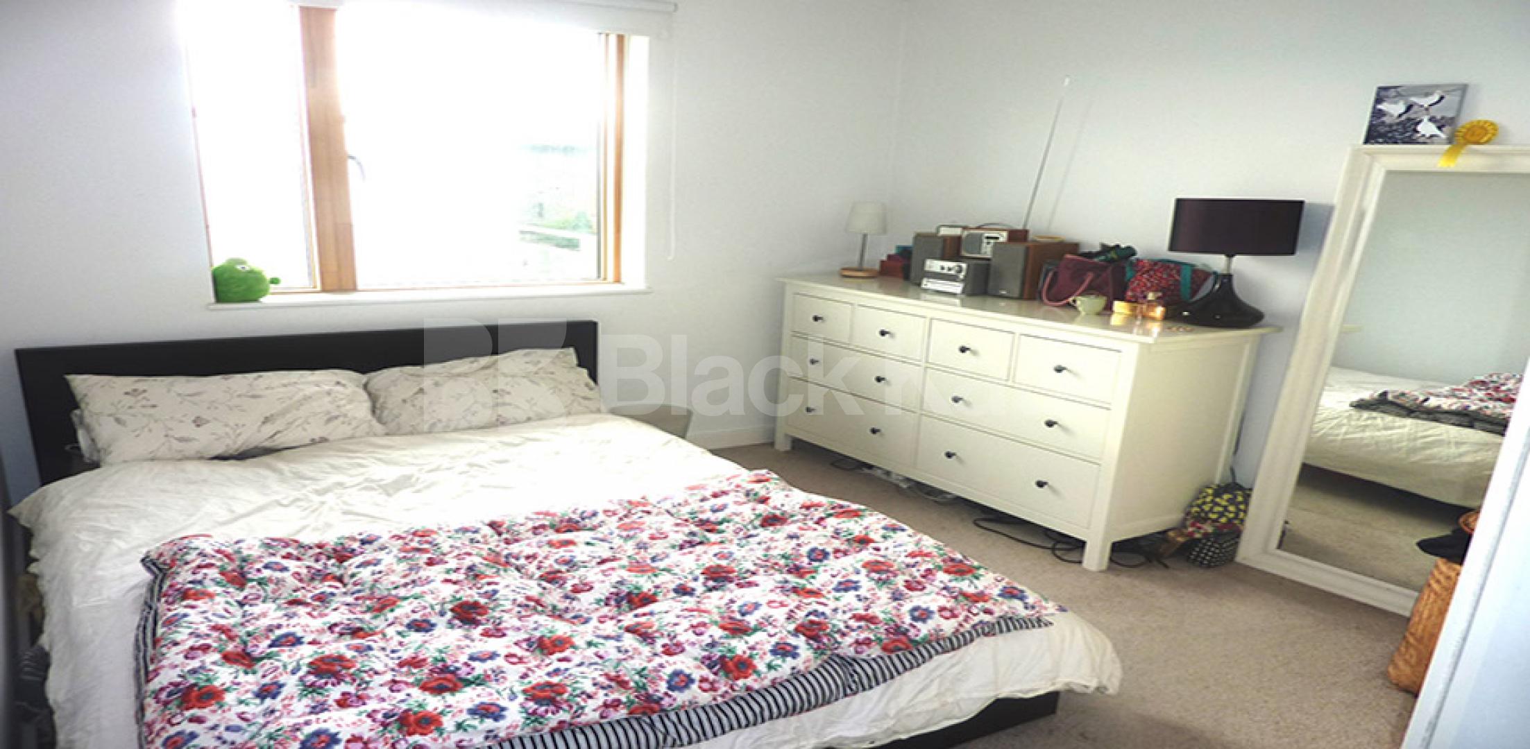 Prime location 1 Bedroom, Furnished Flat in Batholowmew Hse, Southern ...