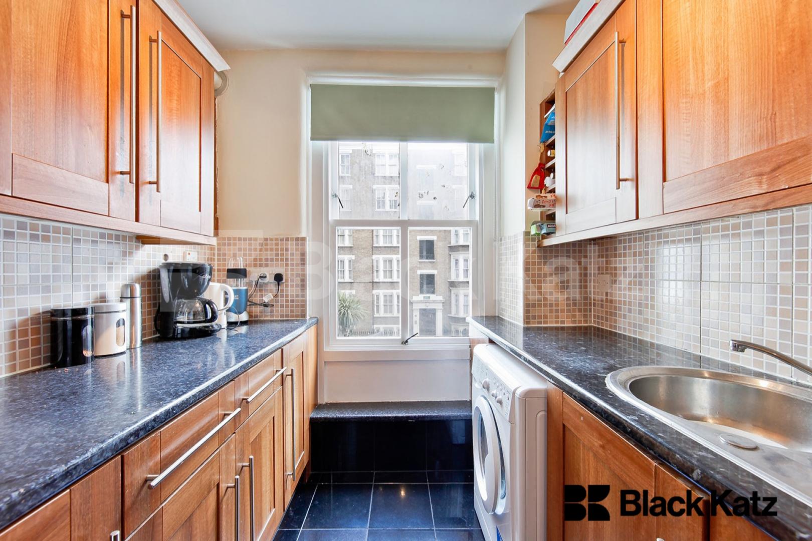 Stunning Communal Roof Terrace With Views Of The City