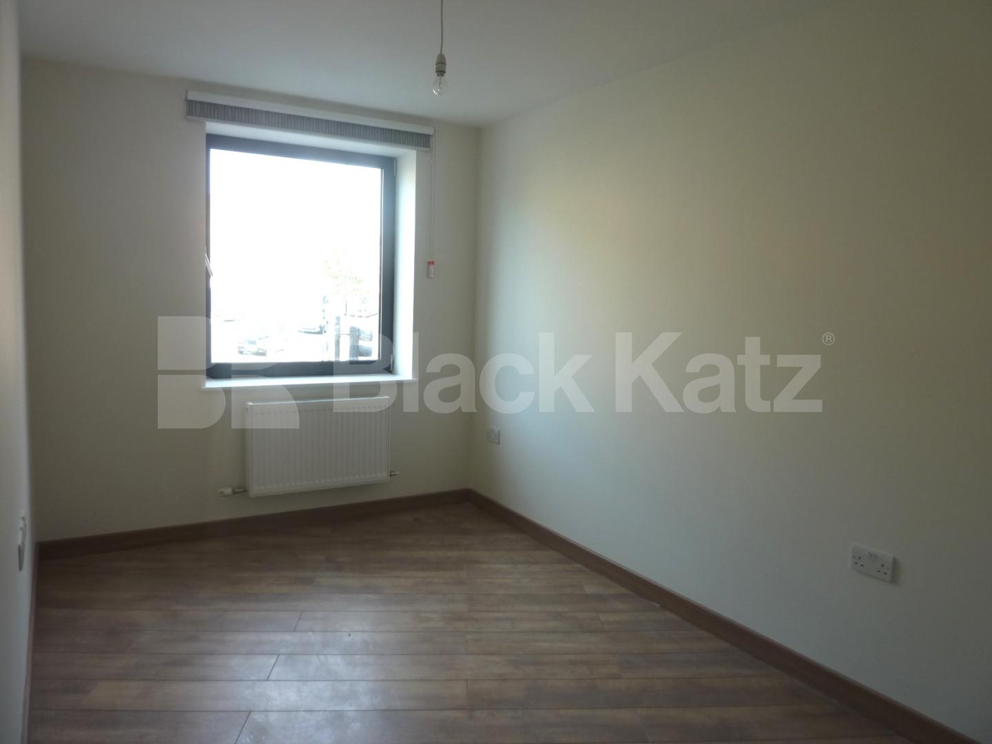 Grandiosely spacious 1 Bedroom, Un Furnished Flat in York Way N7