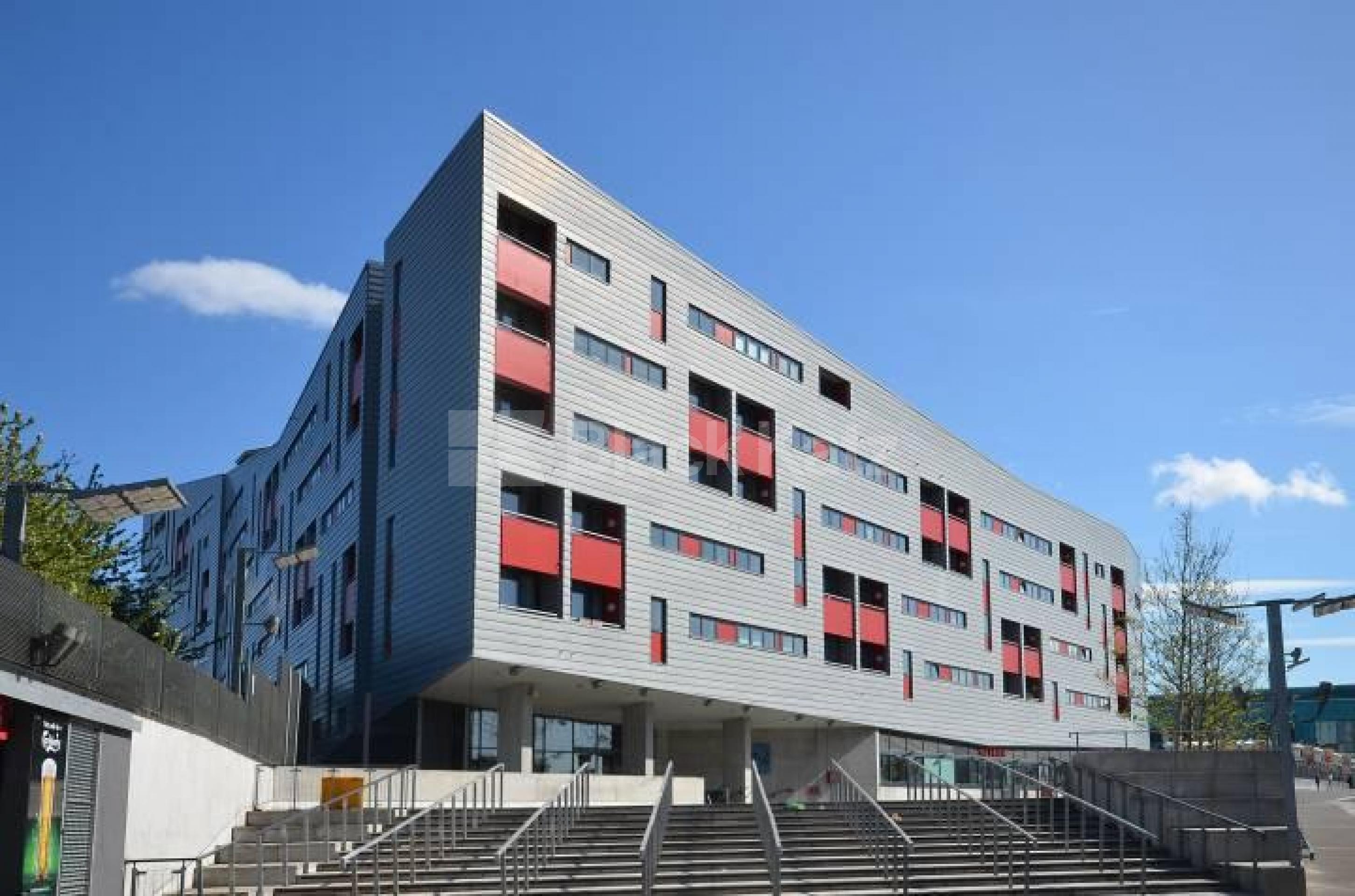 Ample natural light 2 Bedroom, Furnished Apartment in Ashburton ...