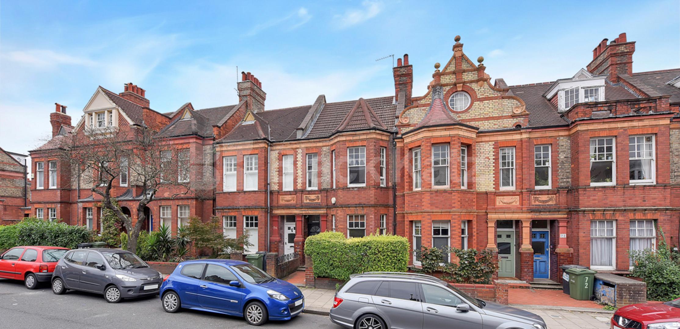 Ready to move-in 4 Bedroom, Furnished House in Barcombe Avenue SW2