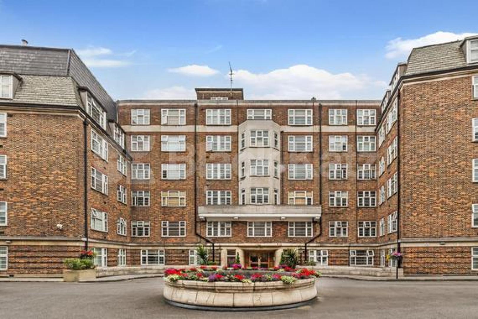 Luxurious and Elegant 2 Bedroom, Part Furnished Flat in College ...