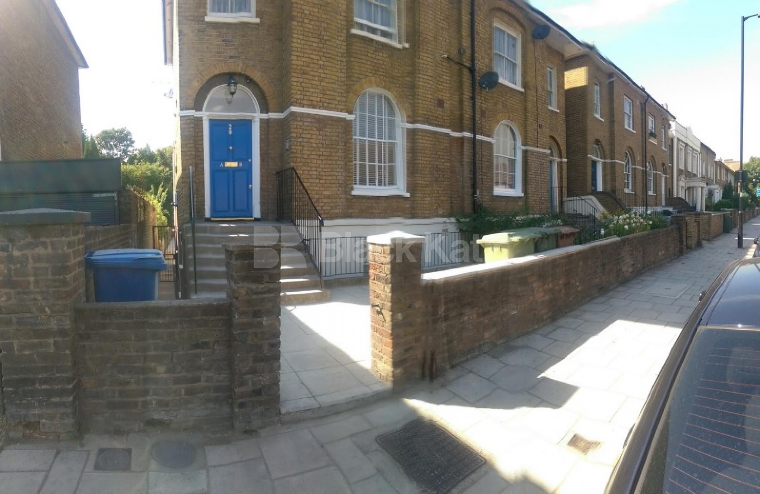 Beautifully landscaped 2 Bedroom Apartment in Peckham Hill Street SE15 SE15