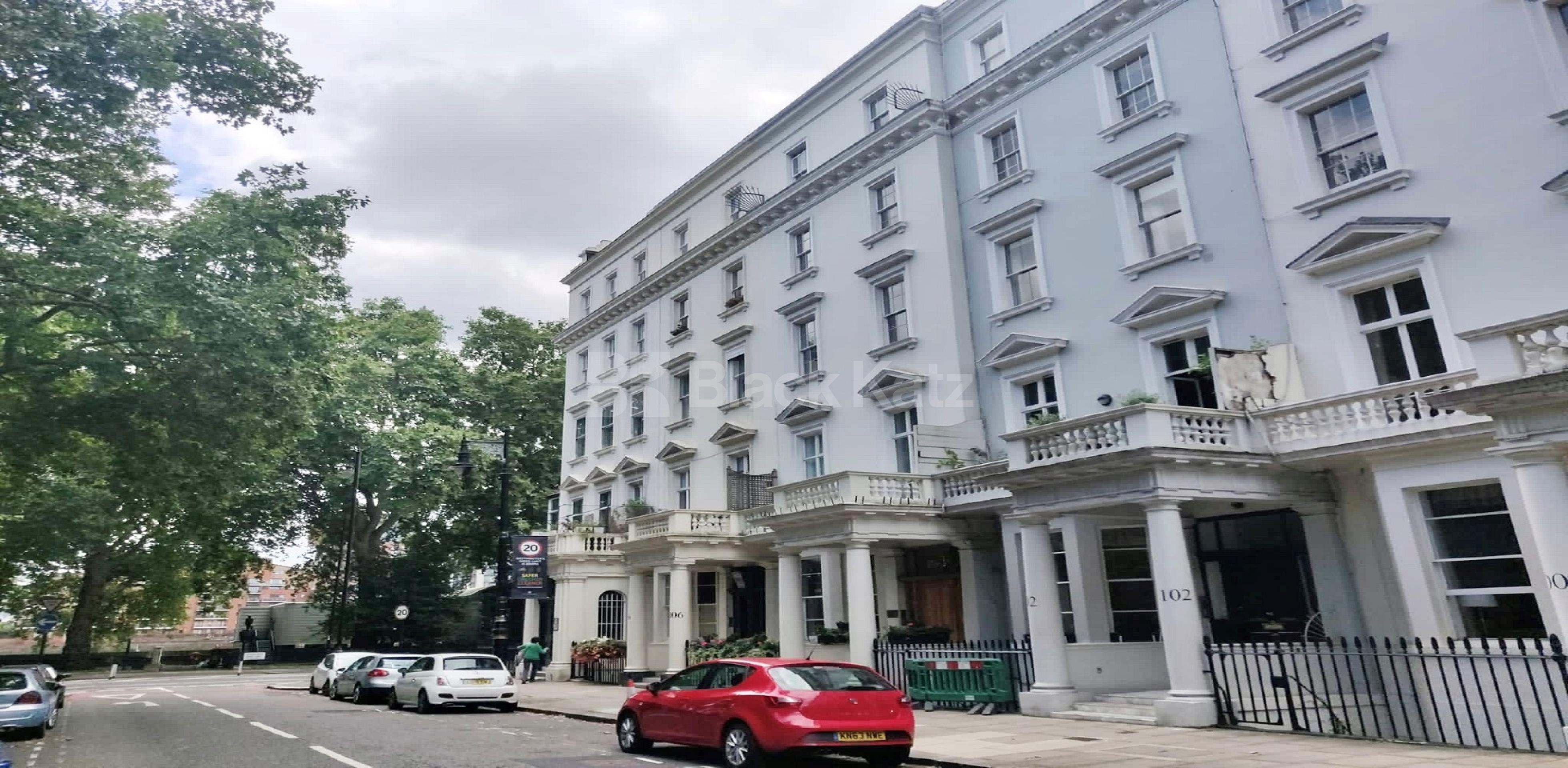Welcoming 2 Bedroom Apartment in St. George's Square SW1V