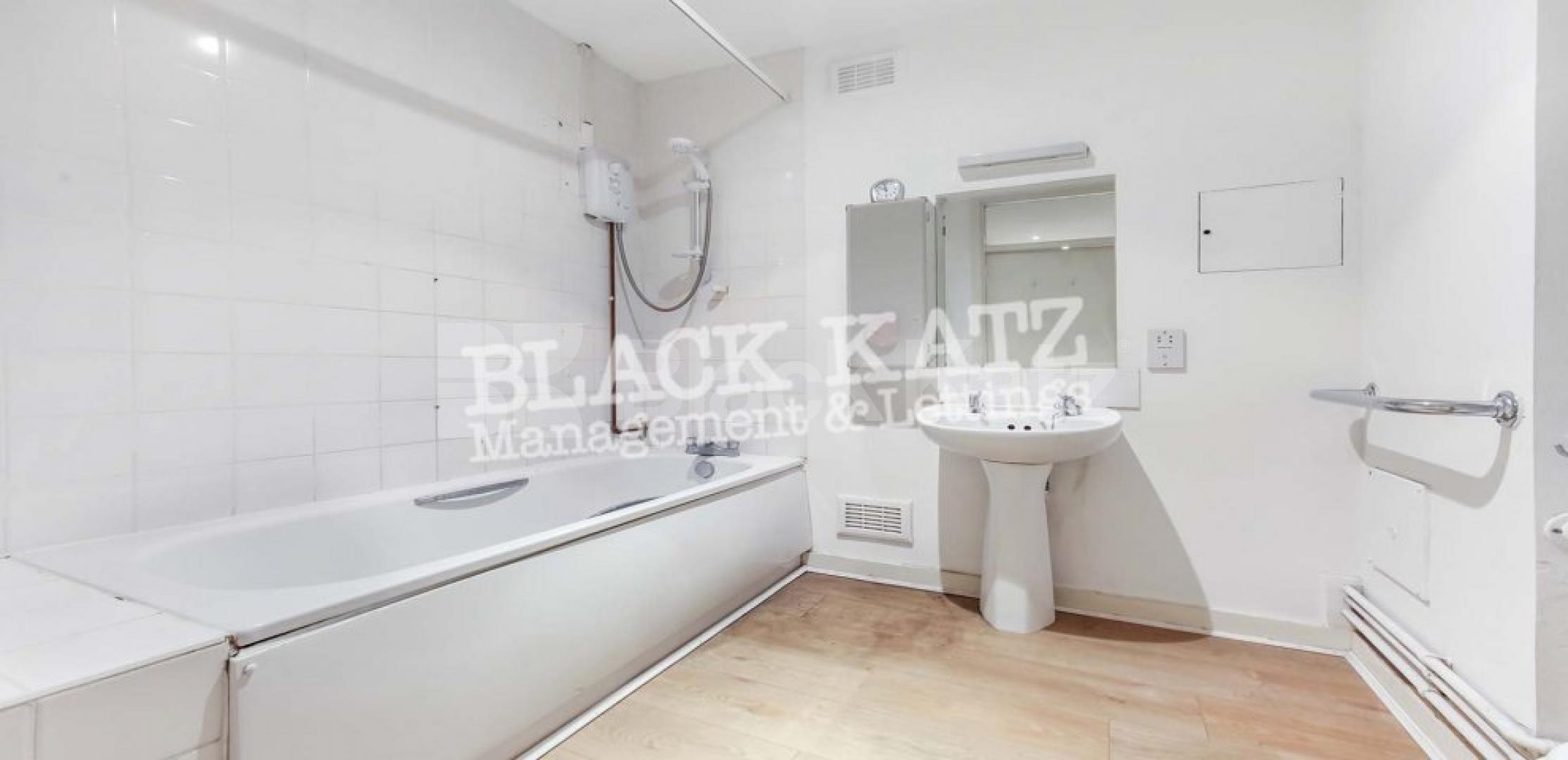 Refined and inviting 1 Bedroom, Furnished Apartment in Middlesex Street E1